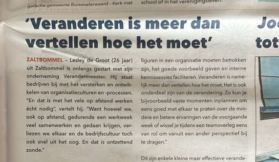 In de krant met artikel "Veranderen is meer dan vertellen hoe het moet ...
